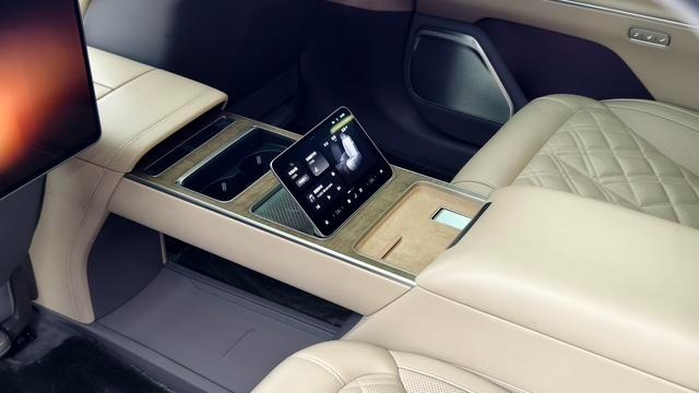 NIO ET9 2025 Model 102kWh – MMK